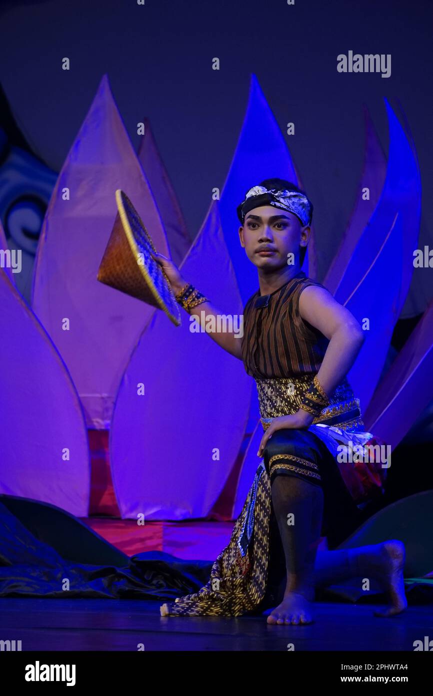 Indonesian perform loh jinawi dance. This dance symbolizes peace ...