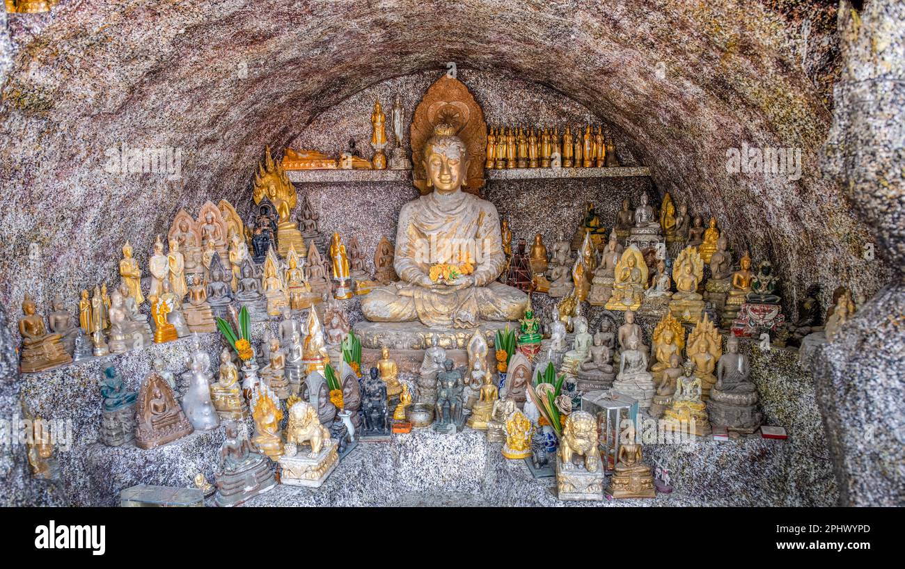 Buddha grotto, Wat Khunaram Stock Photo - Alamy