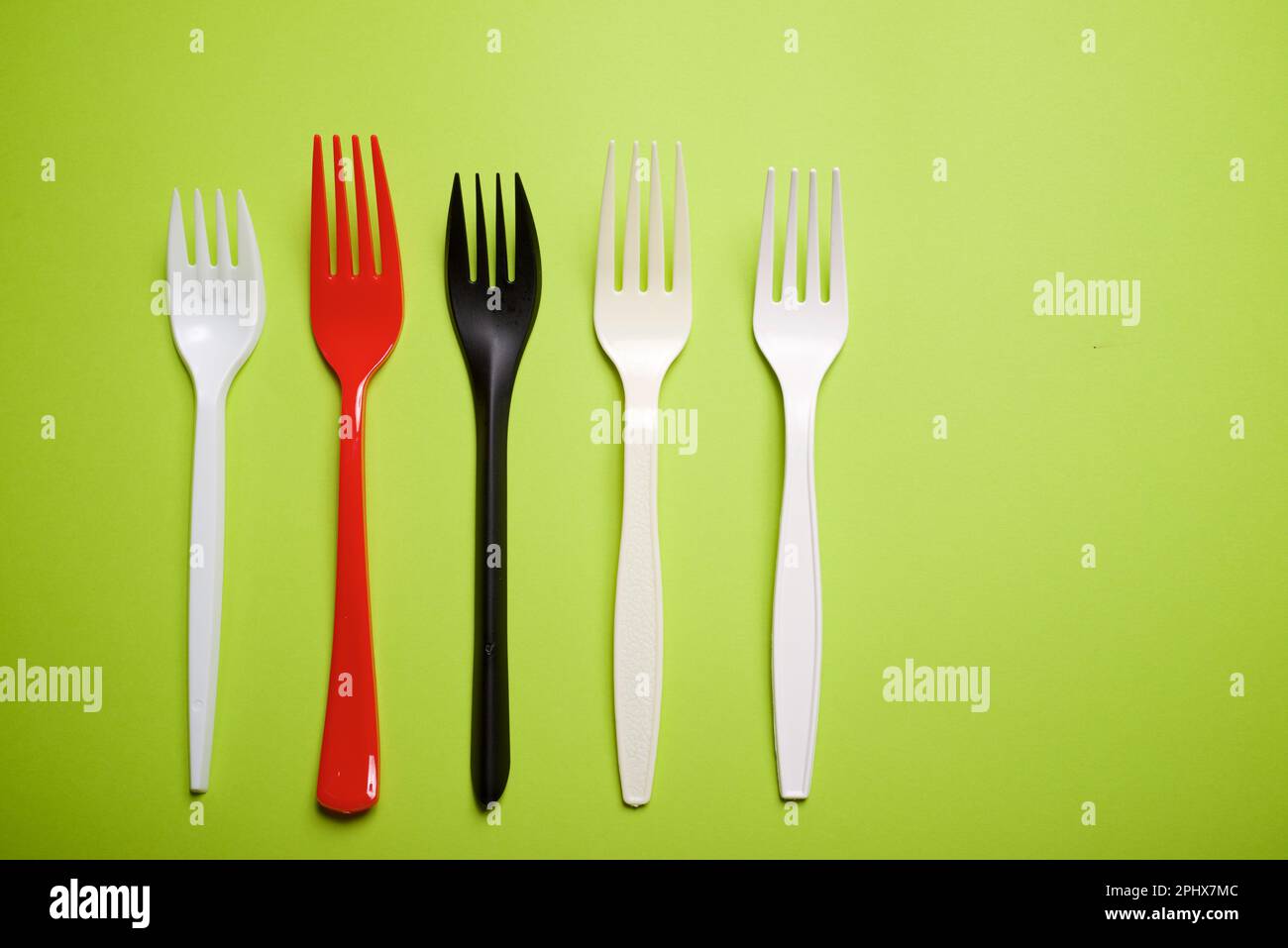 Single use plastic cutlery hi-res stock photography and images - Alamy