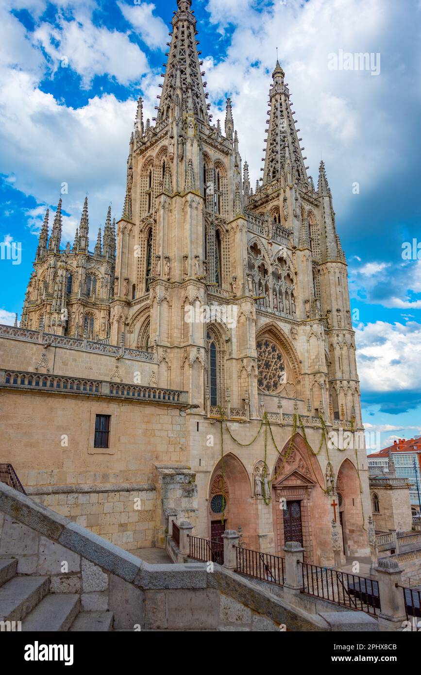 Sunset view of the cathedral in Spanish town Burgos Stock Photo - Alamy