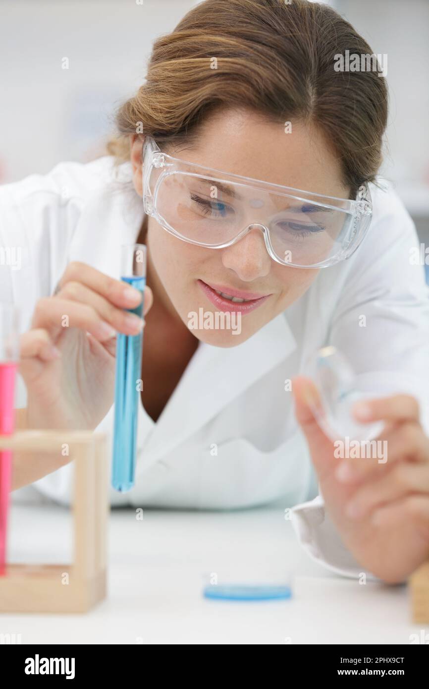 Female scientist looks test hi-res stock photography and images - Alamy
