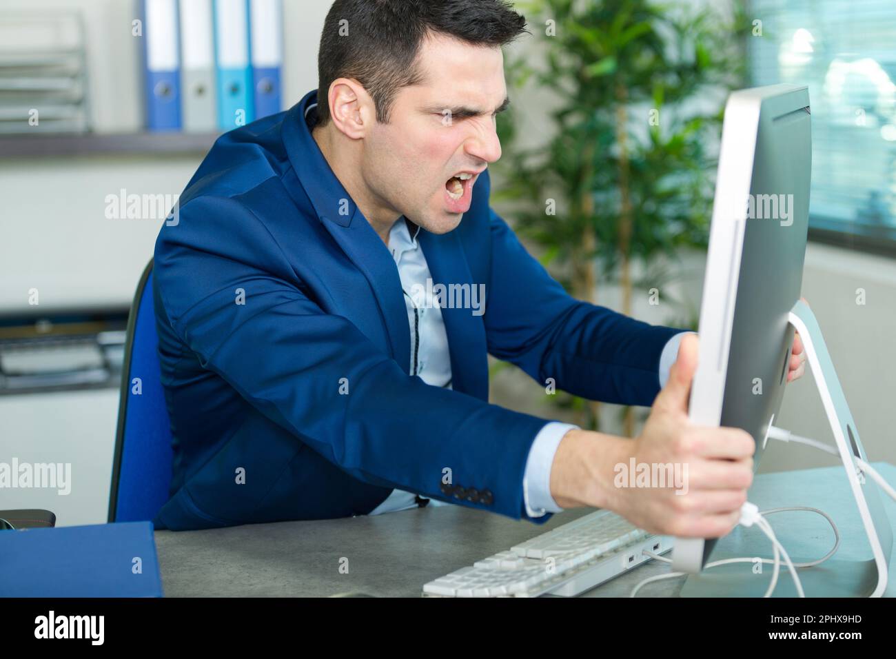 Frustrated computer game hi-res stock photography and images - Alamy