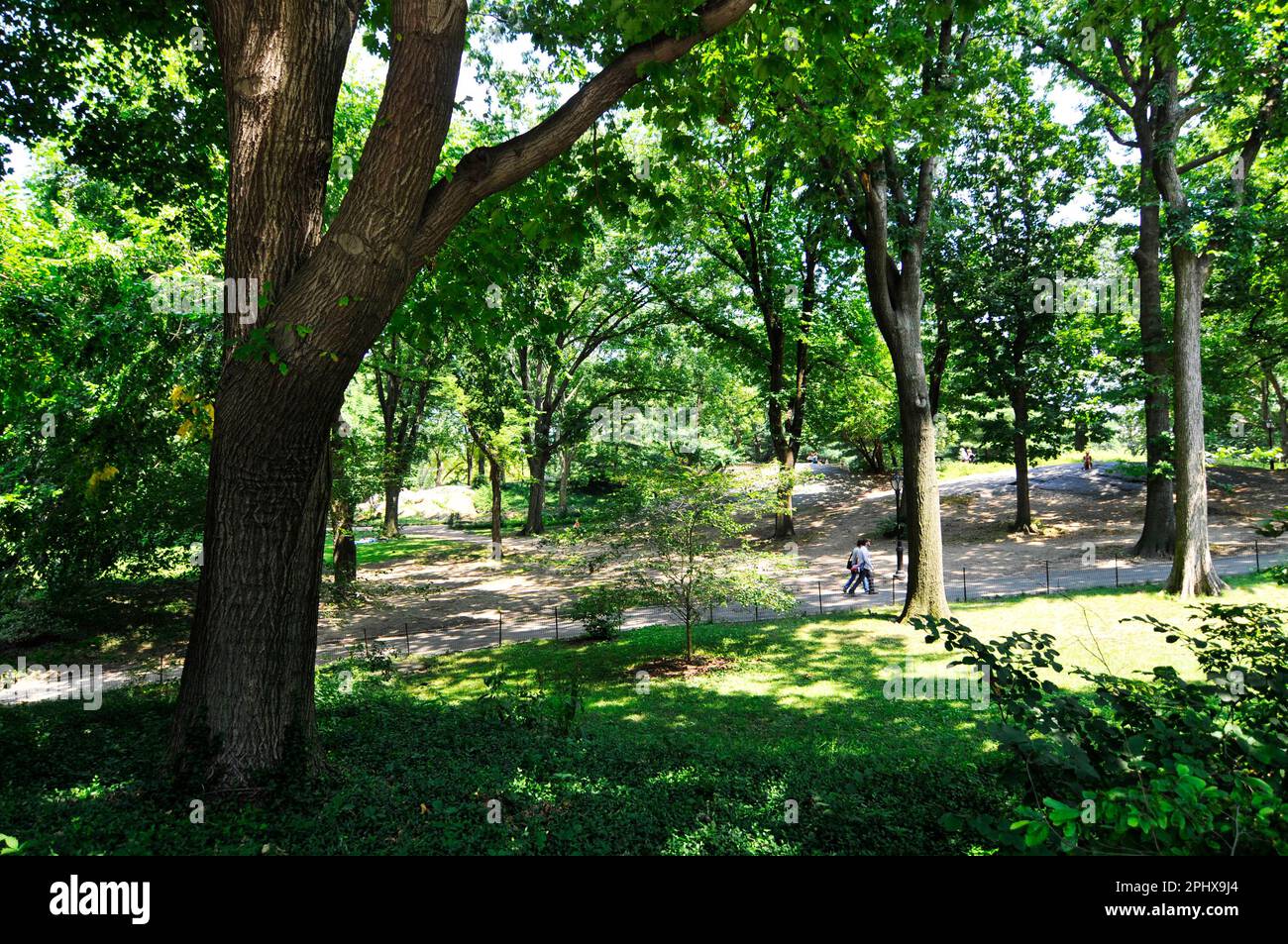 Walking through park city hi-res stock photography and images - Alamy