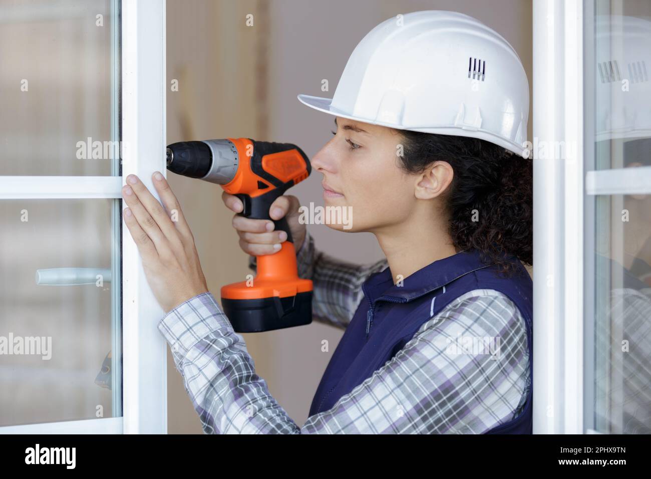 Woman jackhammer hi-res stock photography and images - Alamy