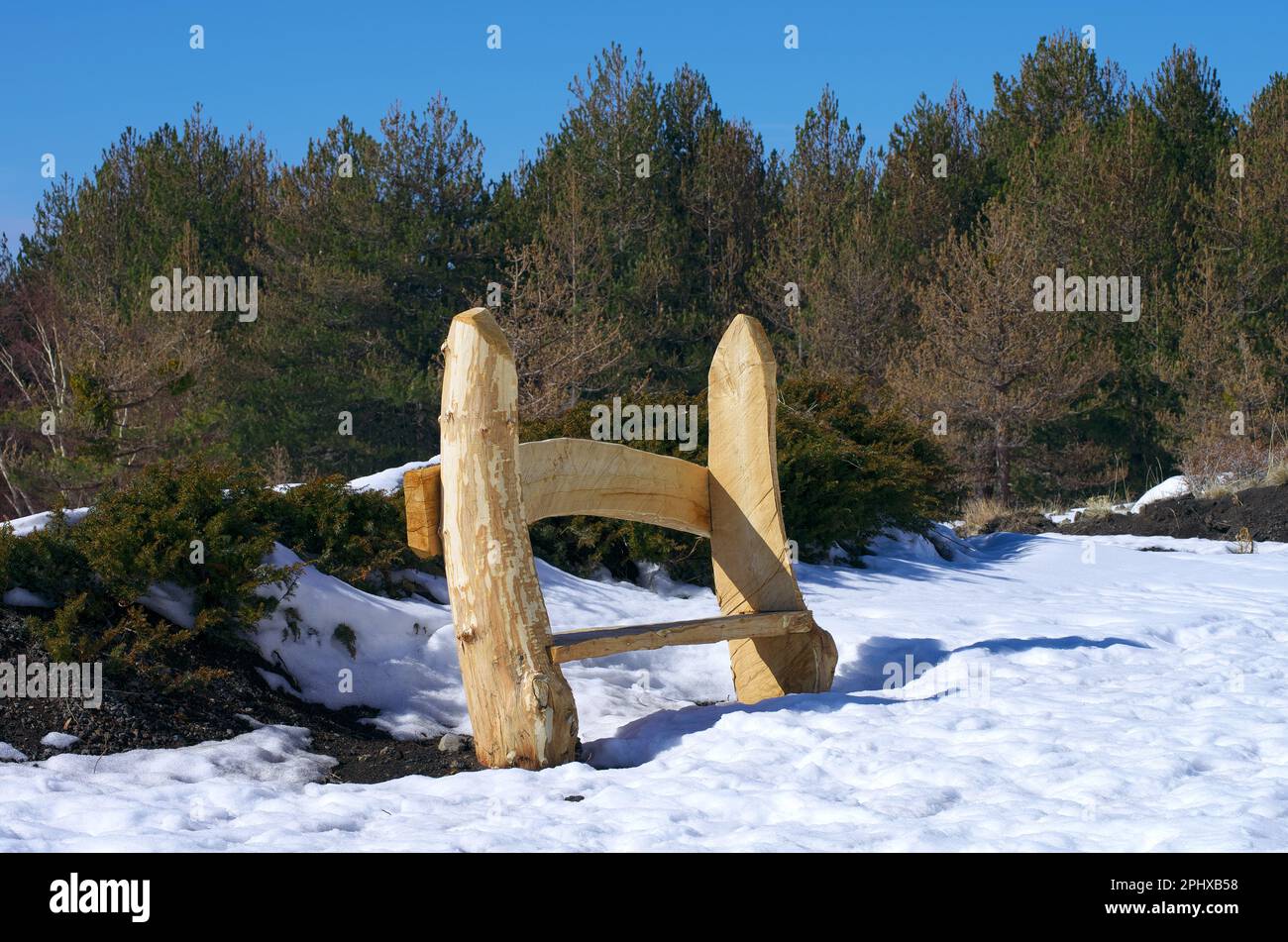 Wooden log bench hi-res stock photography and images - Alamy