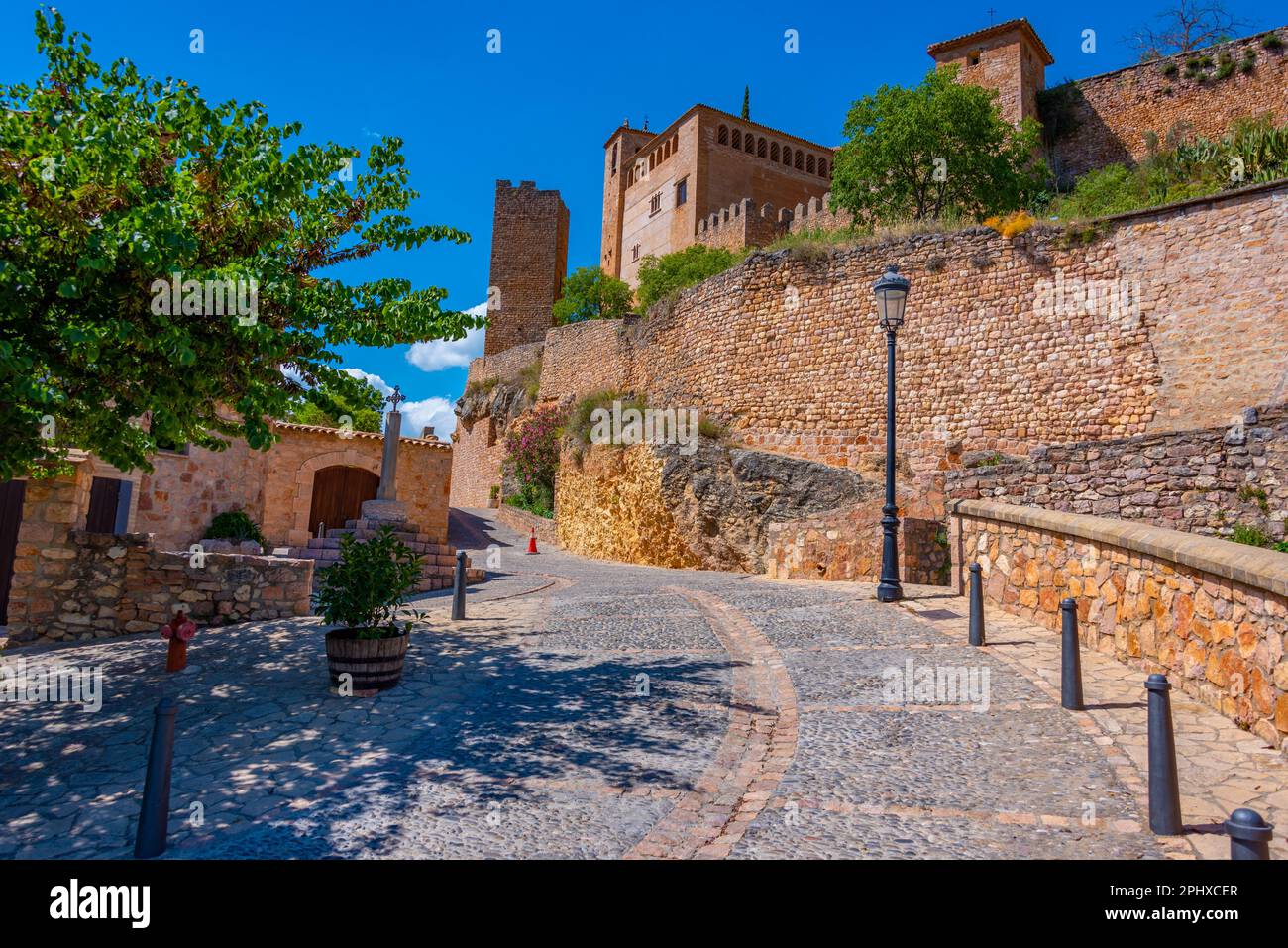 Medieval street in Spanish village Alquezar Stock Photo - Alamy