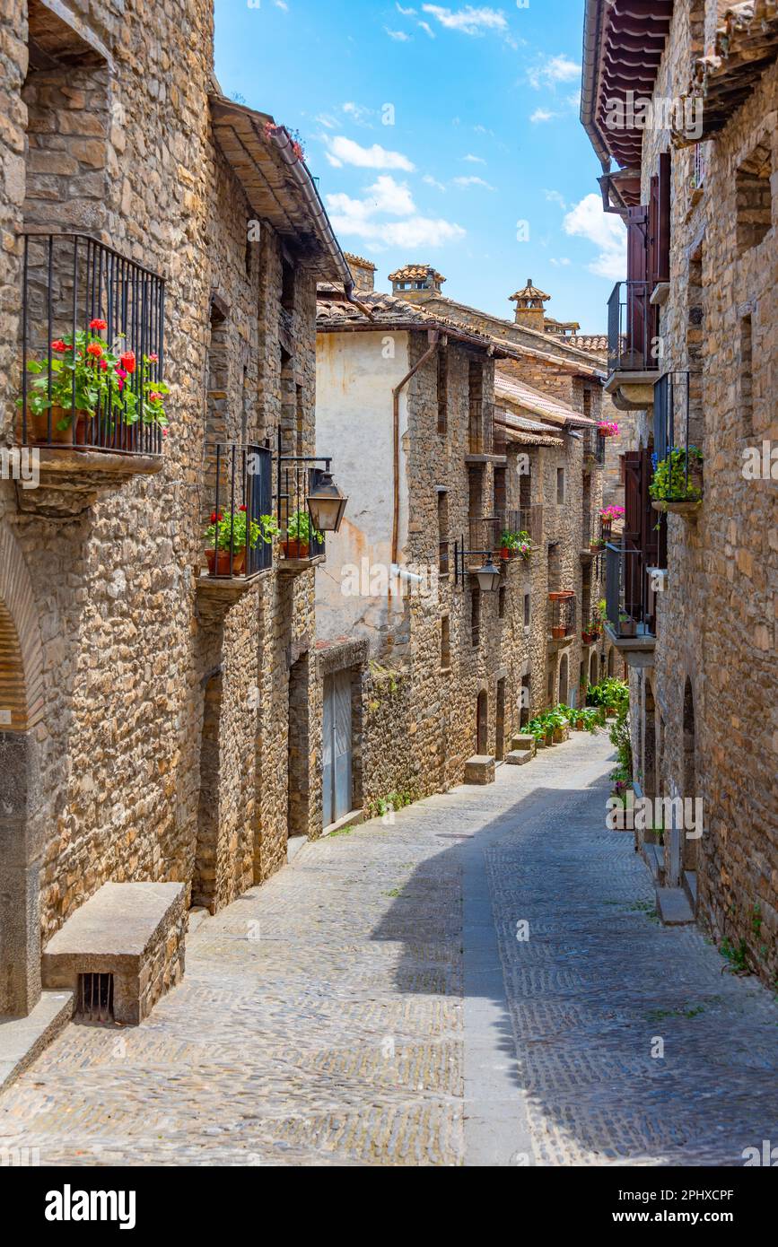 Medieval street in Spanish village Ainsa Stock Photo - Alamy
