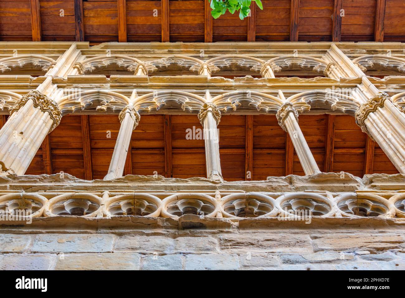 Arched window at the royal palace of Olite in Spain Stock Photo - Alamy