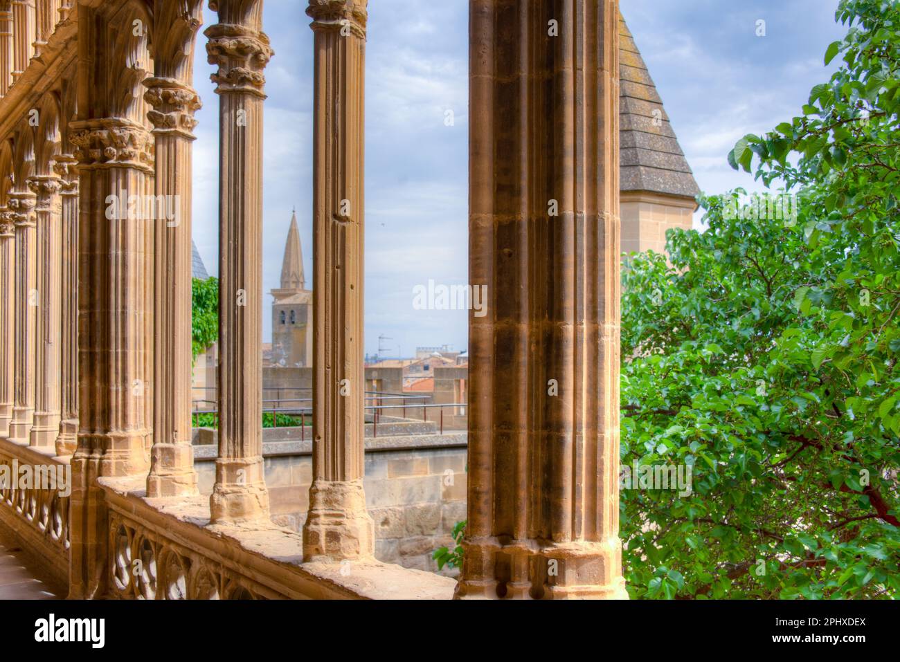 Arched window at the royal palace of Olite in Spain Stock Photo - Alamy