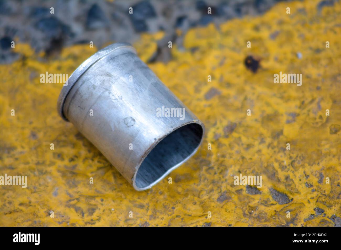 Anti shell hi-res stock photography and images - Alamy