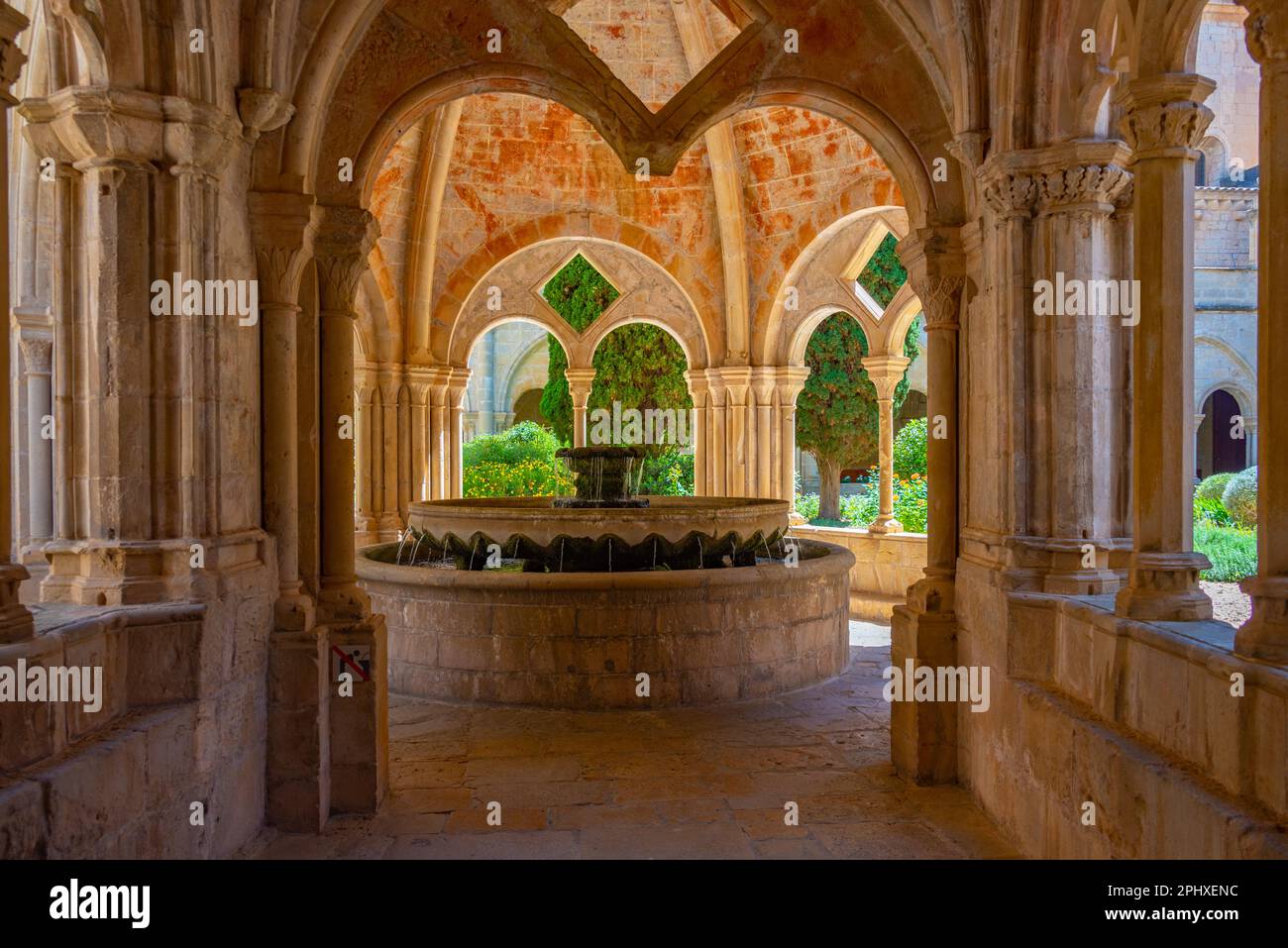 Poblet monastery courtyard hi-res stock photography and images - Alamy
