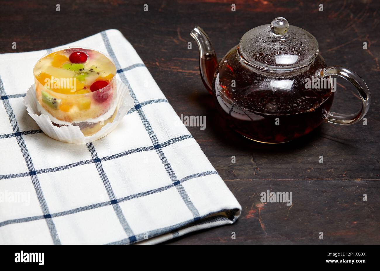 Mini teapot hi-res stock photography and images - Alamy