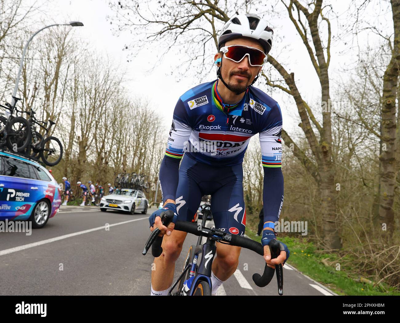 Waregem, Belgium. 29th Mar, 2023. French Julian Alaphilippe of Soudal ...