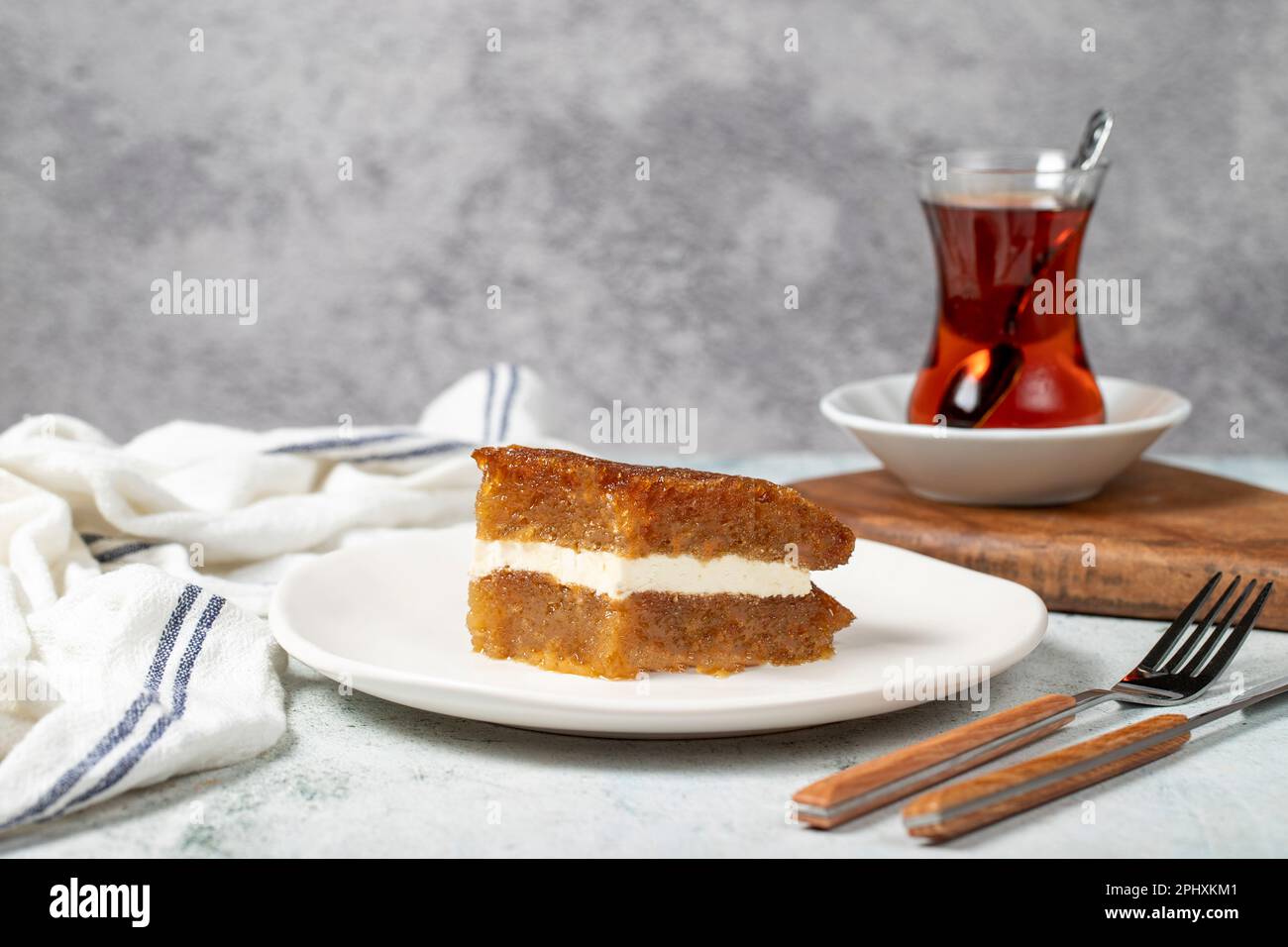 Bread kadayif with cream. Bread kadayif stuffed with cream in the ...