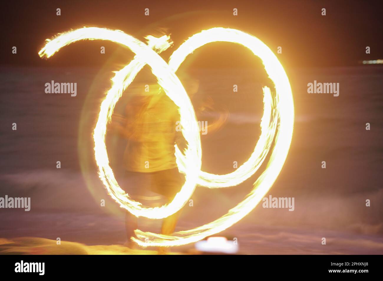 Fire show dancing flame man hi-res stock photography and images - Alamy