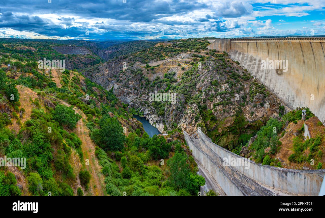 View of Almendra dam in Spain Stock Photo - Alamy