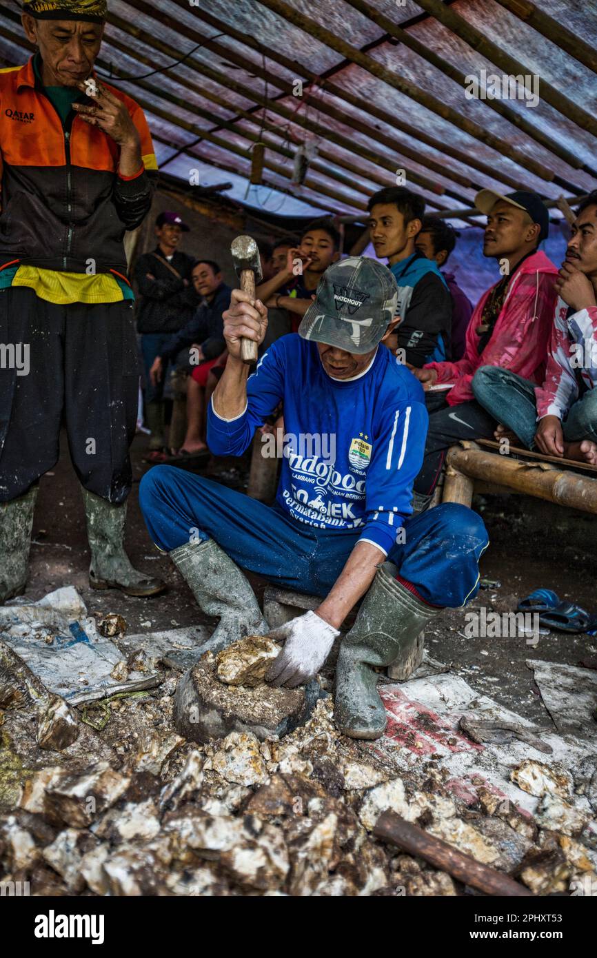 Inside a gold mine in indonesia hi-res stock photography and images - Alamy