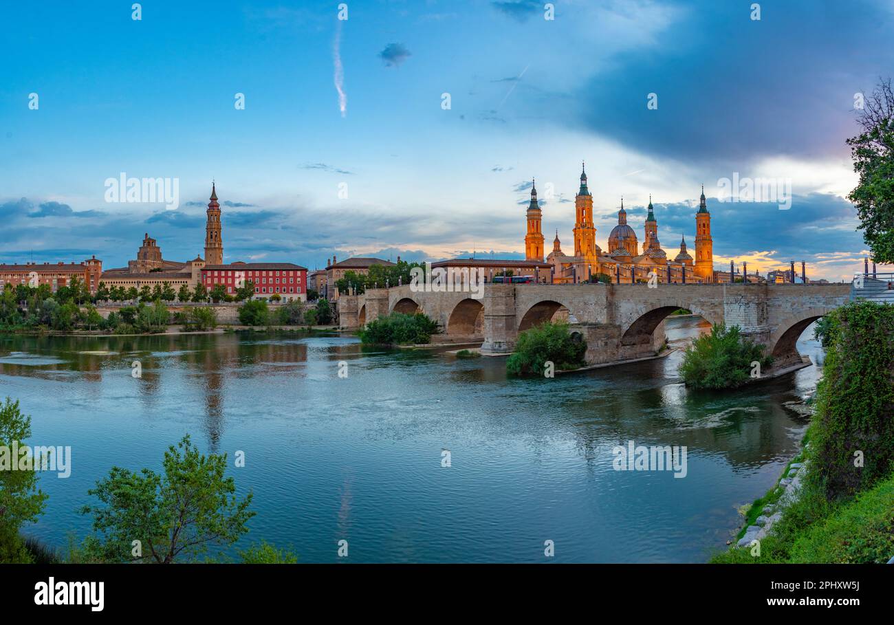 Night view of the basilica de nuestra senora de pilar, catedral del ...