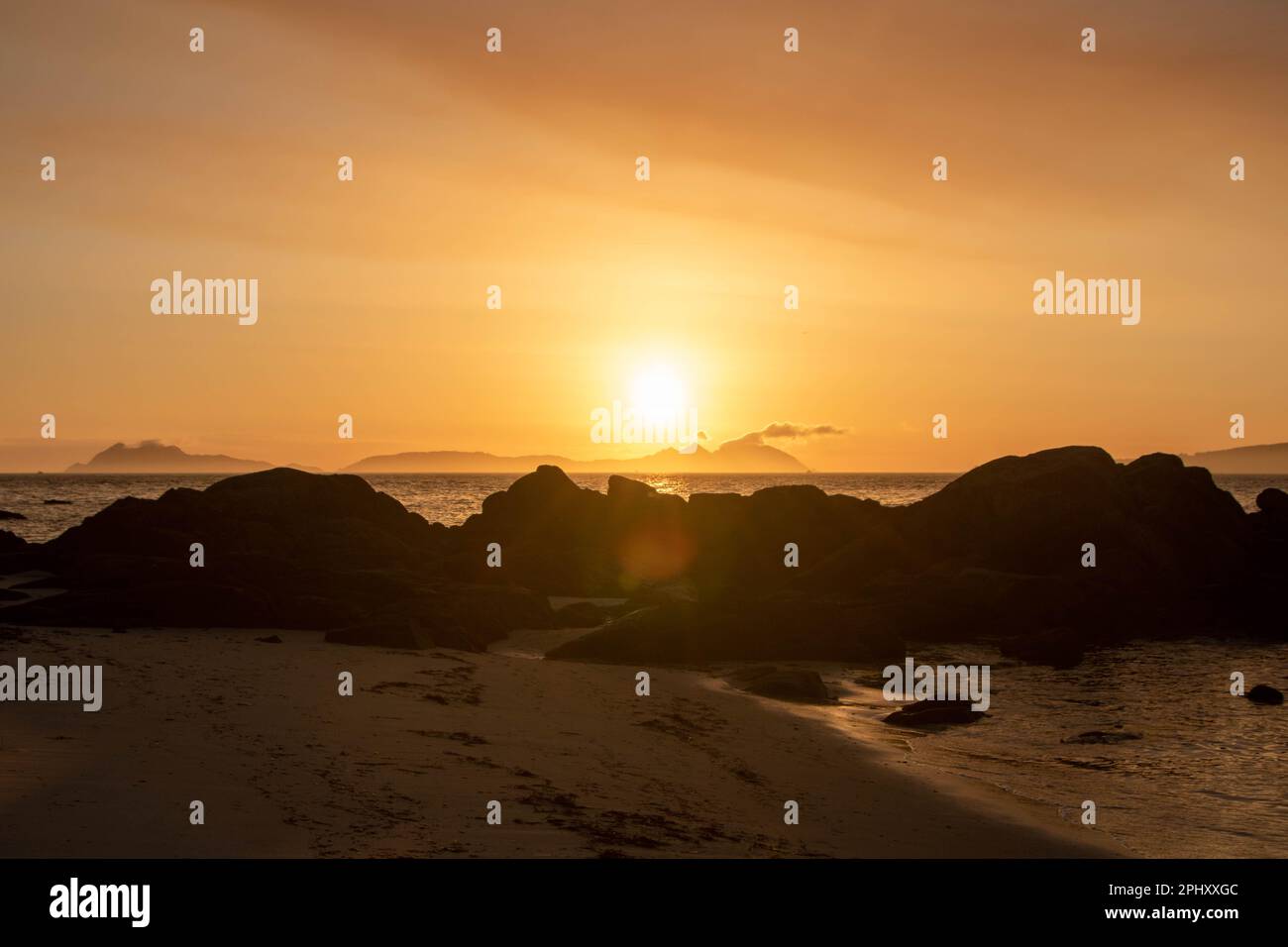 Sunset on Samil beach, Vigo, Galicia, Spain Stock Photo - Alamy