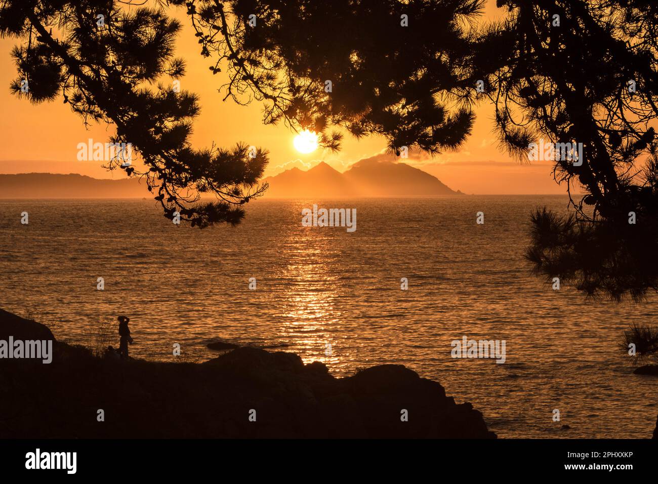 Sunset on Samil beach, Vigo, Galicia, Spain Stock Photo - Alamy