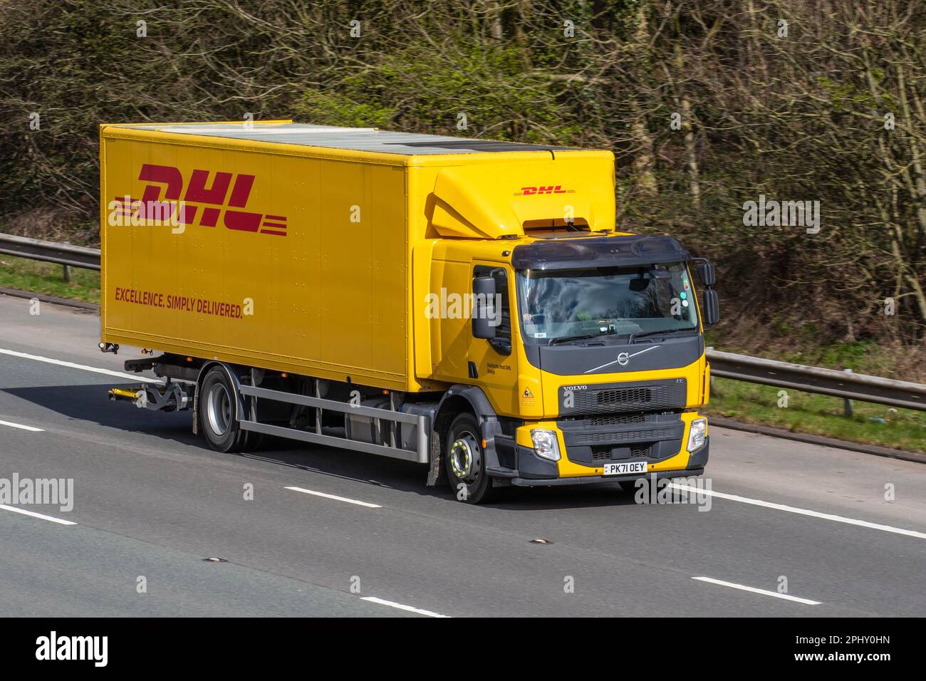 2021 Yellow VOLVO DHL FE250 4X2 SLP Rigid truck with tail-lift , 7698 ...
