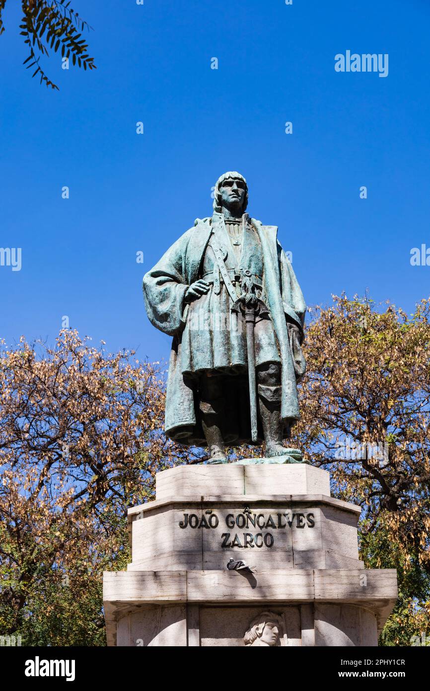 Statue of the explorer and founder, Joao Goncalves Zarco, Avenida ...
