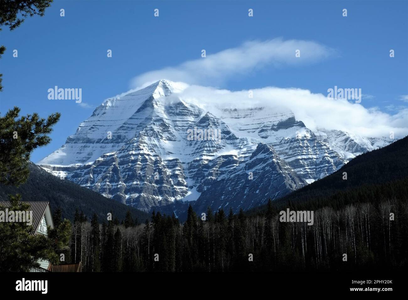 On mount robson hi-res stock photography and images - Alamy
