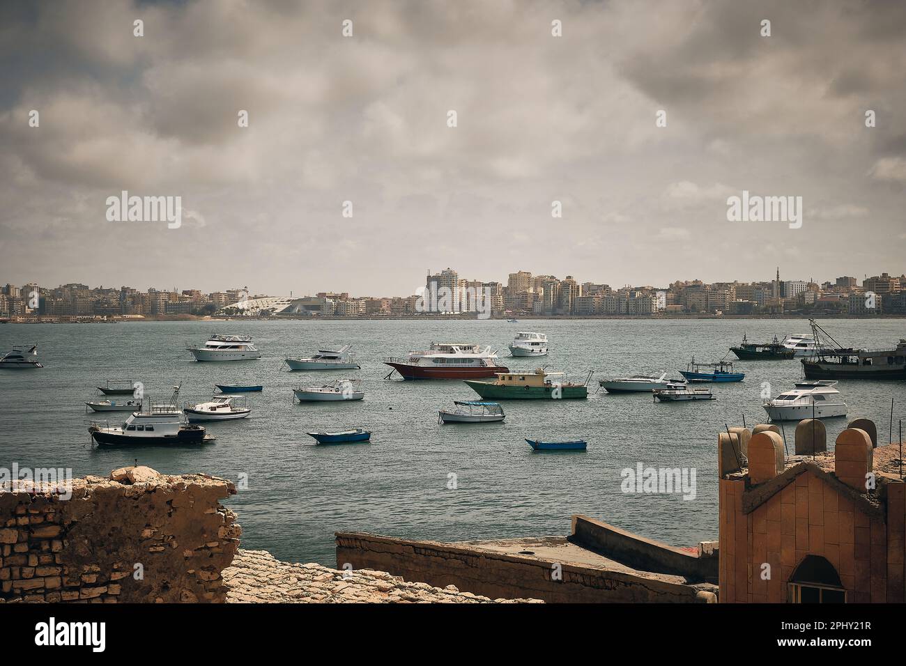 Boats in Alexandria harbor Stock Photo - Alamy