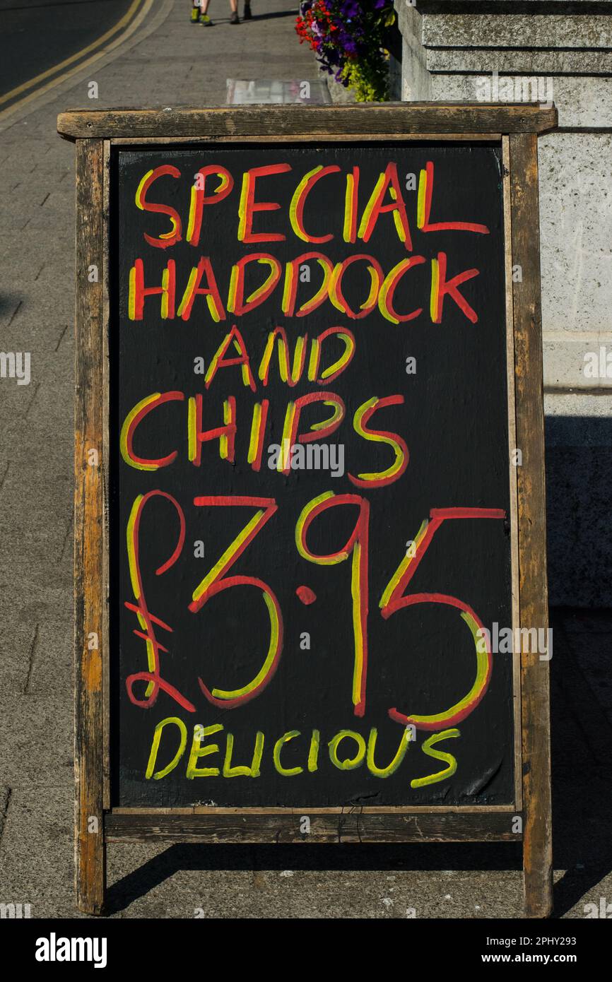 Retail signs outside shop in Margate Stock Photo - Alamy