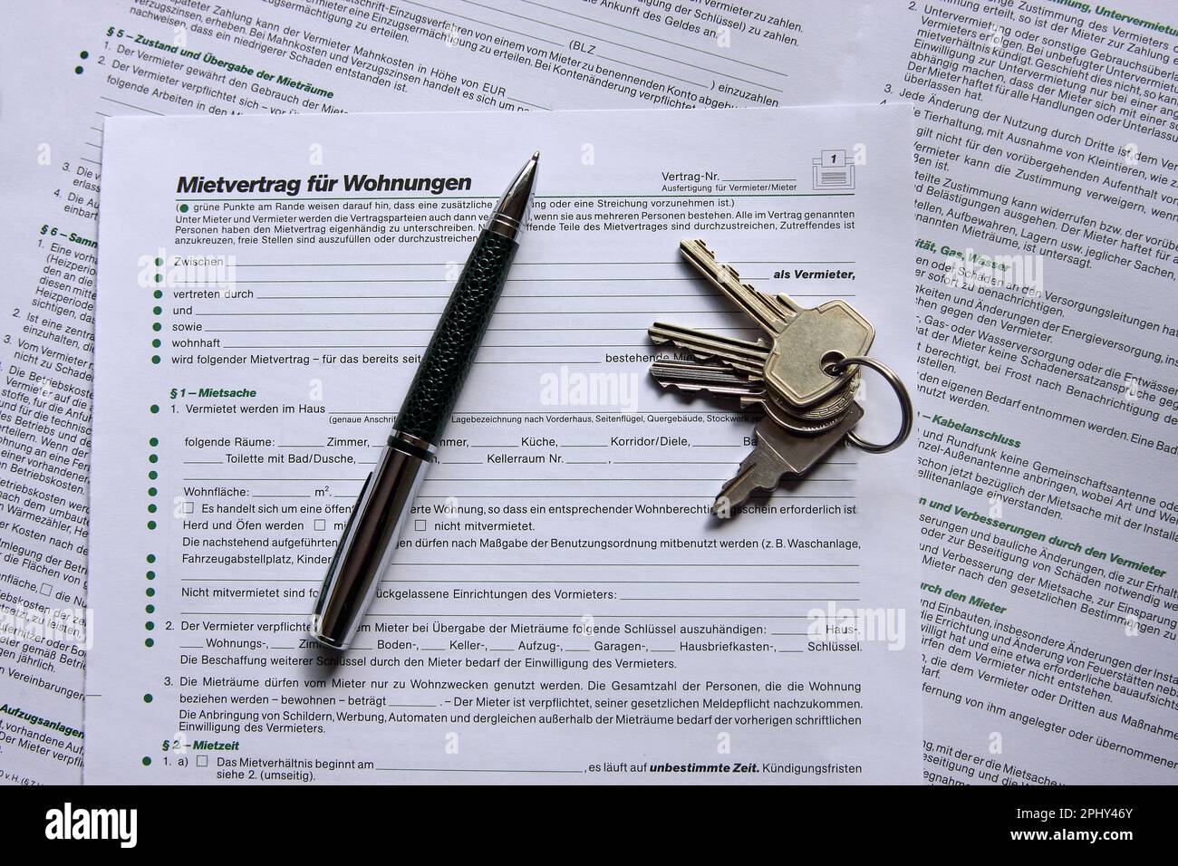 leasing contract is filled, key delivery Stock Photo - Alamy