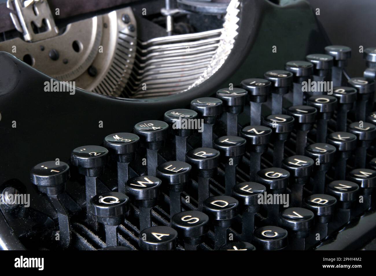 Typewriter typebars hi-res stock photography and images - Alamy