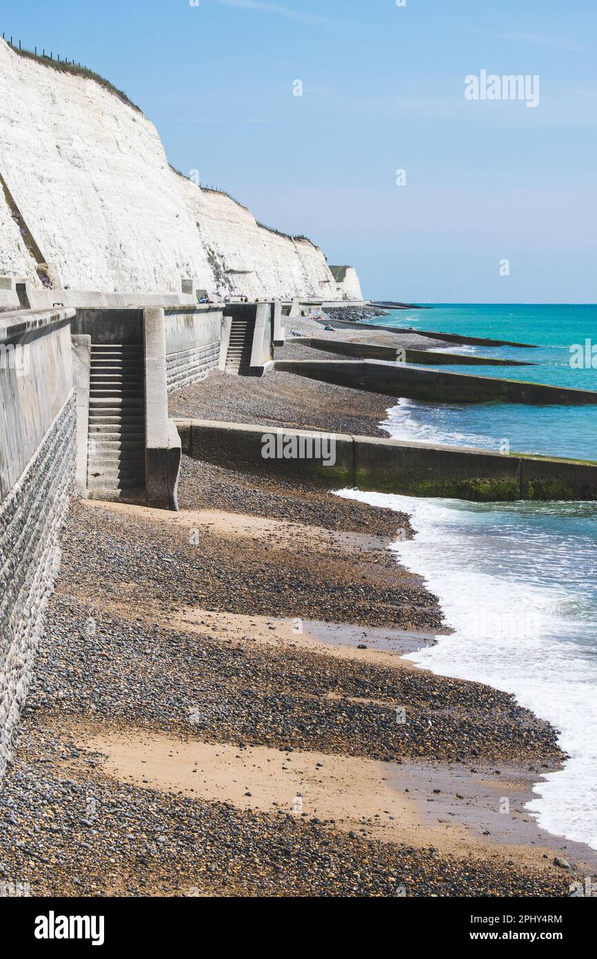 under cliff walk and sea in Brighton Stock Photo - Alamy