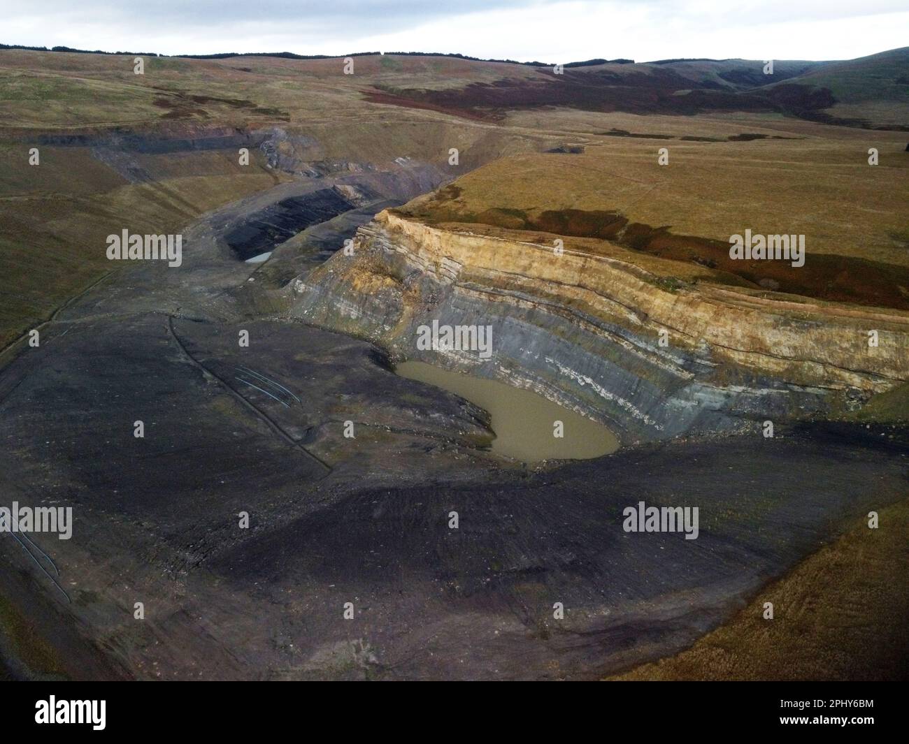 Glenmuckloch open cast mine the site of electric off road hi-res stock ...