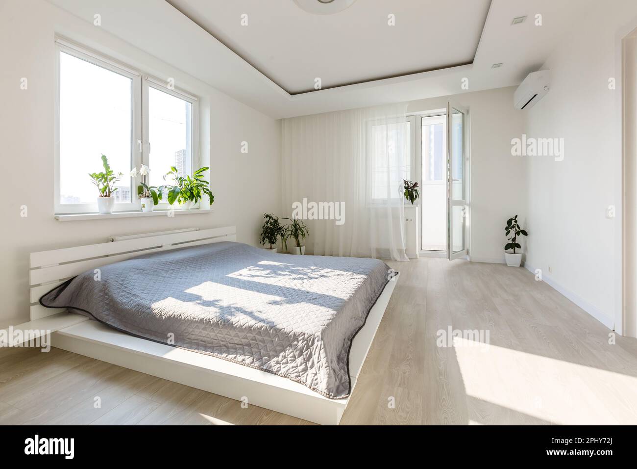 rest, interior, comfort and bedding concept - bed at home bedroom Stock ...