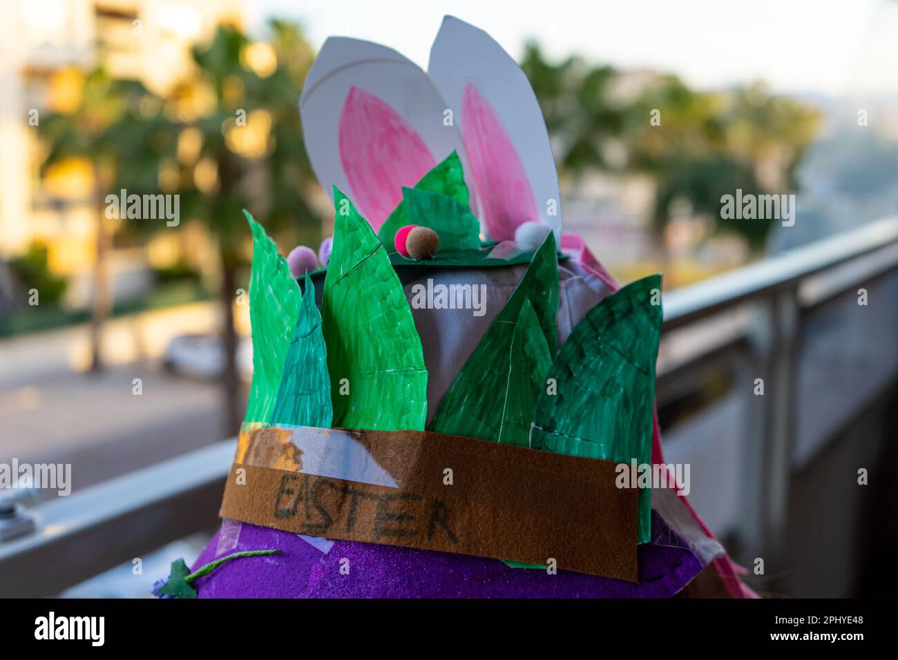 Rabbit made straw hi-res stock photography and images - Alamy