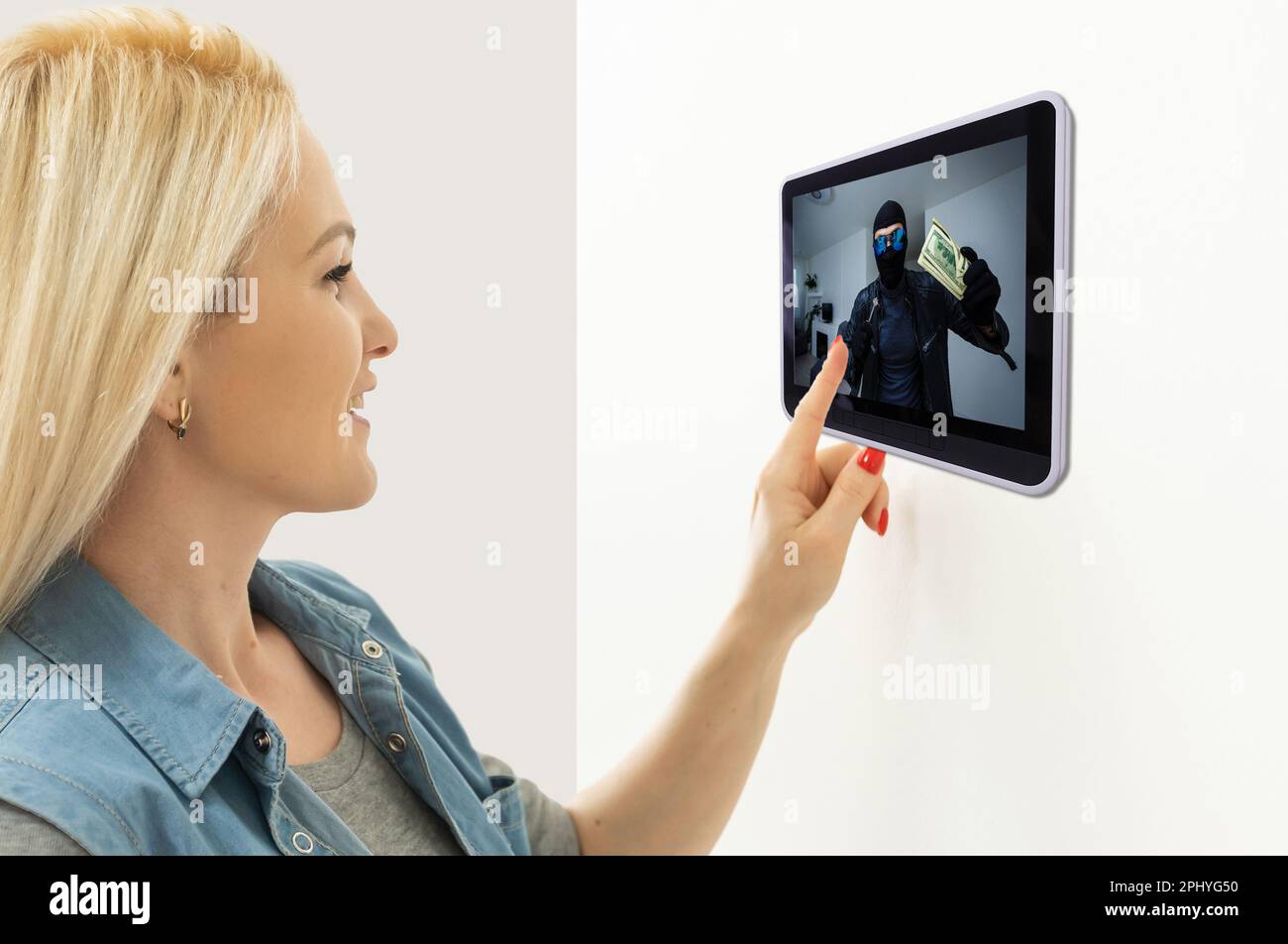 Robbery, camera footage hi-res stock photography and images - Alamy