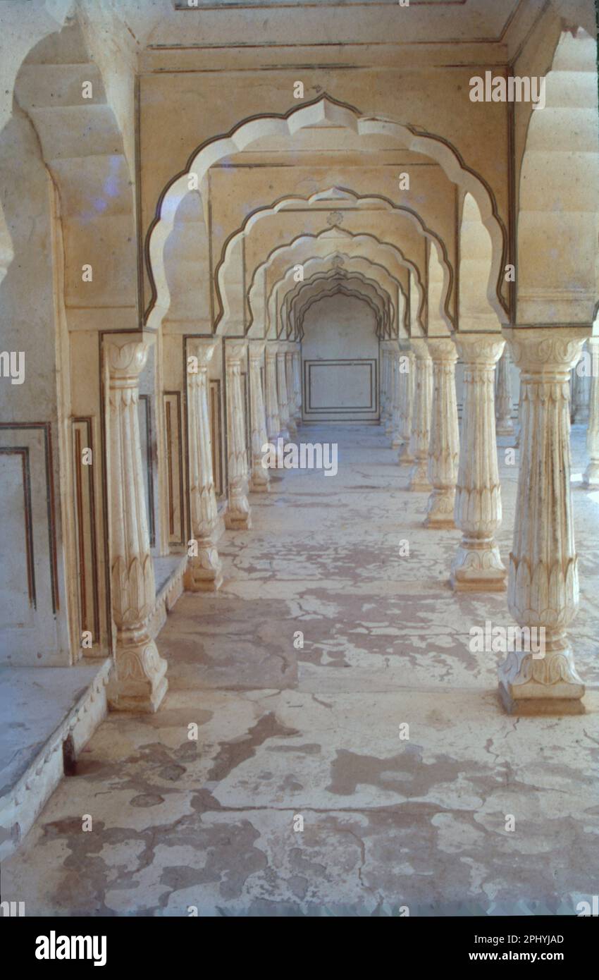 Arched Corridor & Articulate Pillars of City Palace, Jaipur, Rajasthan ...
