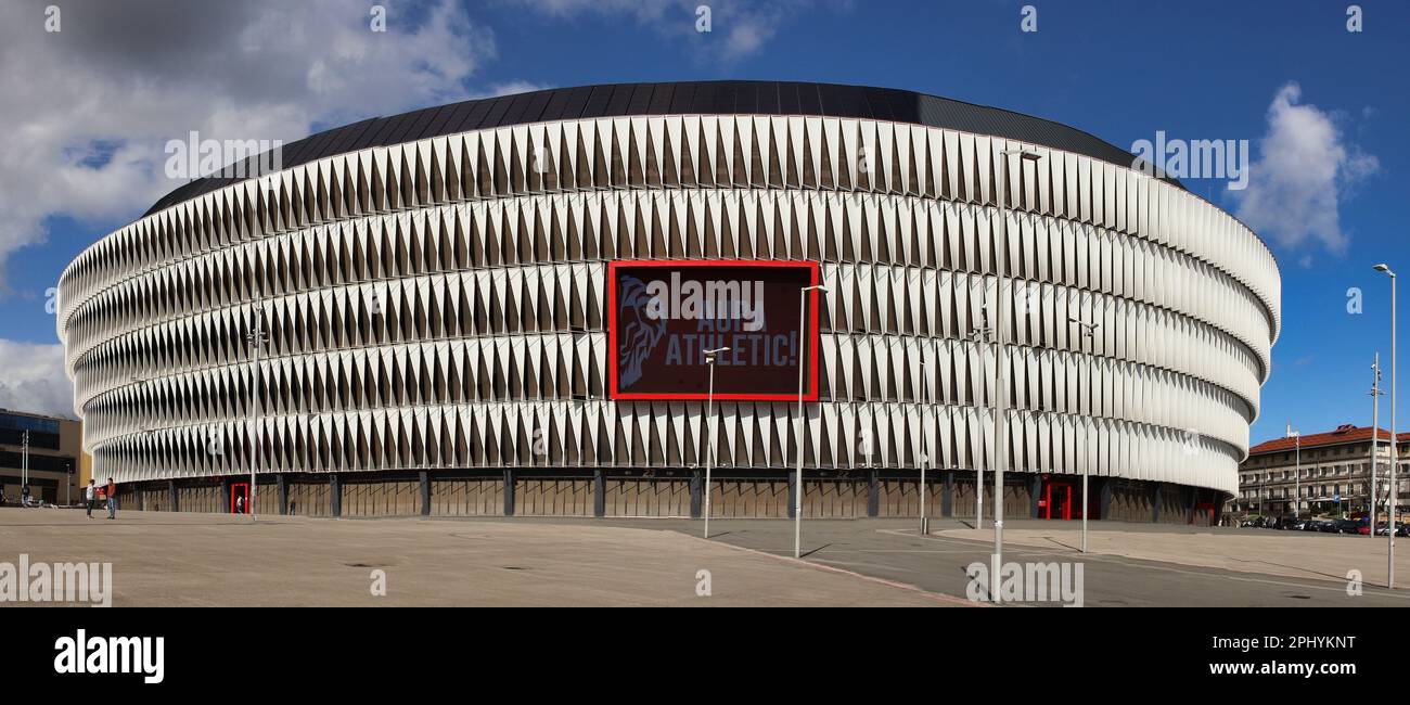 Stadium against skyline hi-res stock photography and images - Alamy