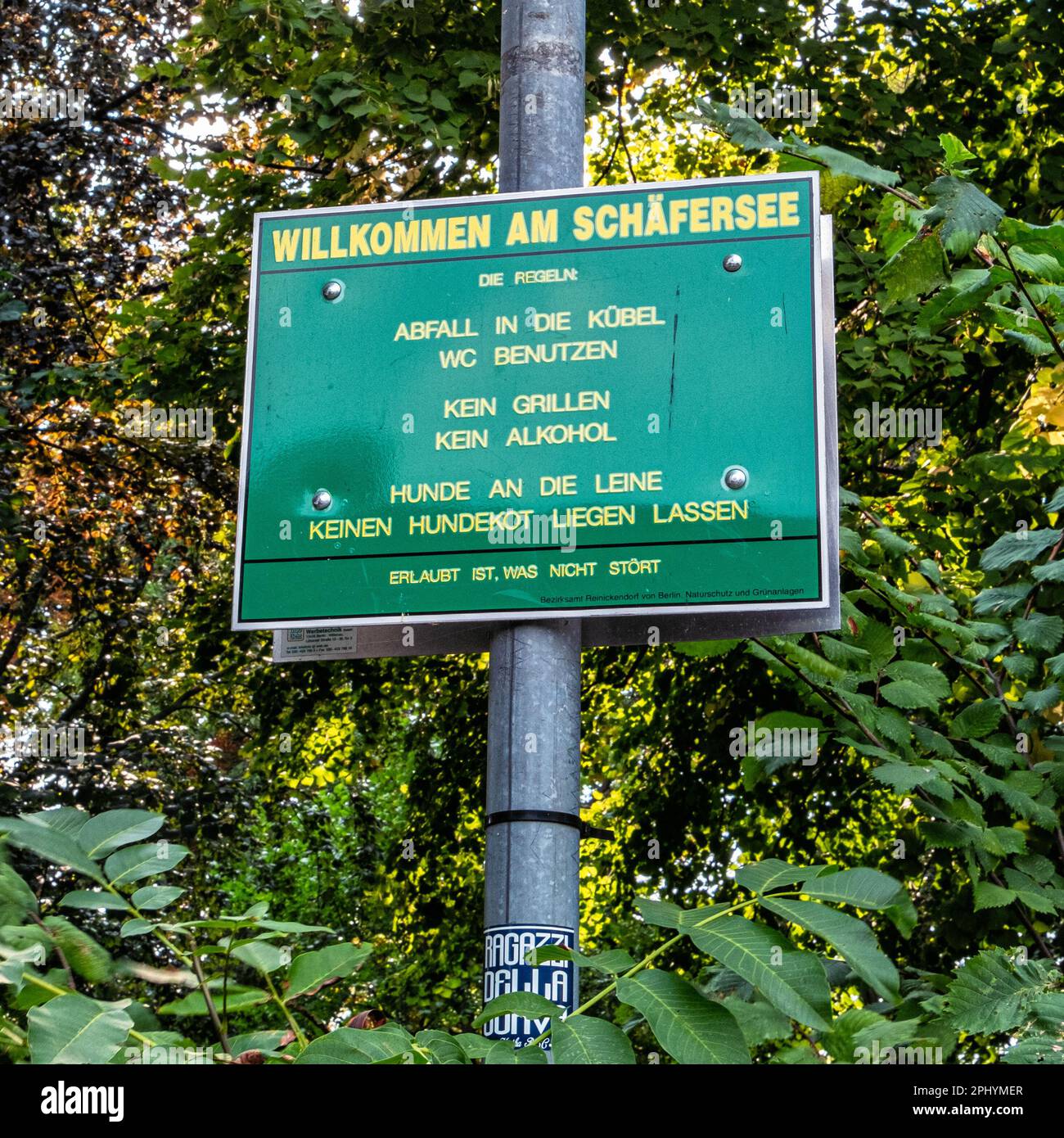 Rules for visitors to the Schäfersee Lake, Reinickendorf, Berlin Stock ...