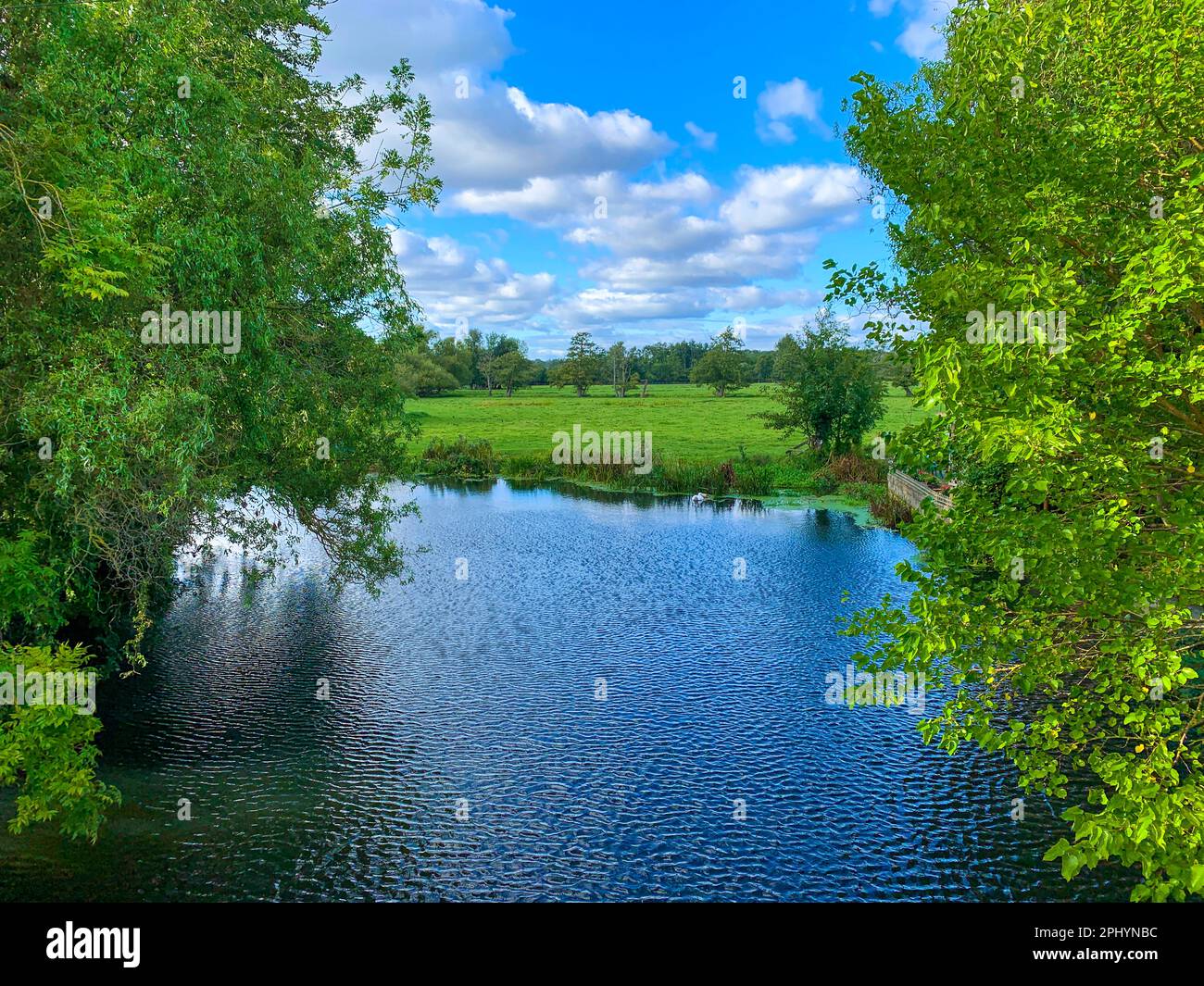 River waveney from falcon bridge at ditchingham dam hi-res stock ...