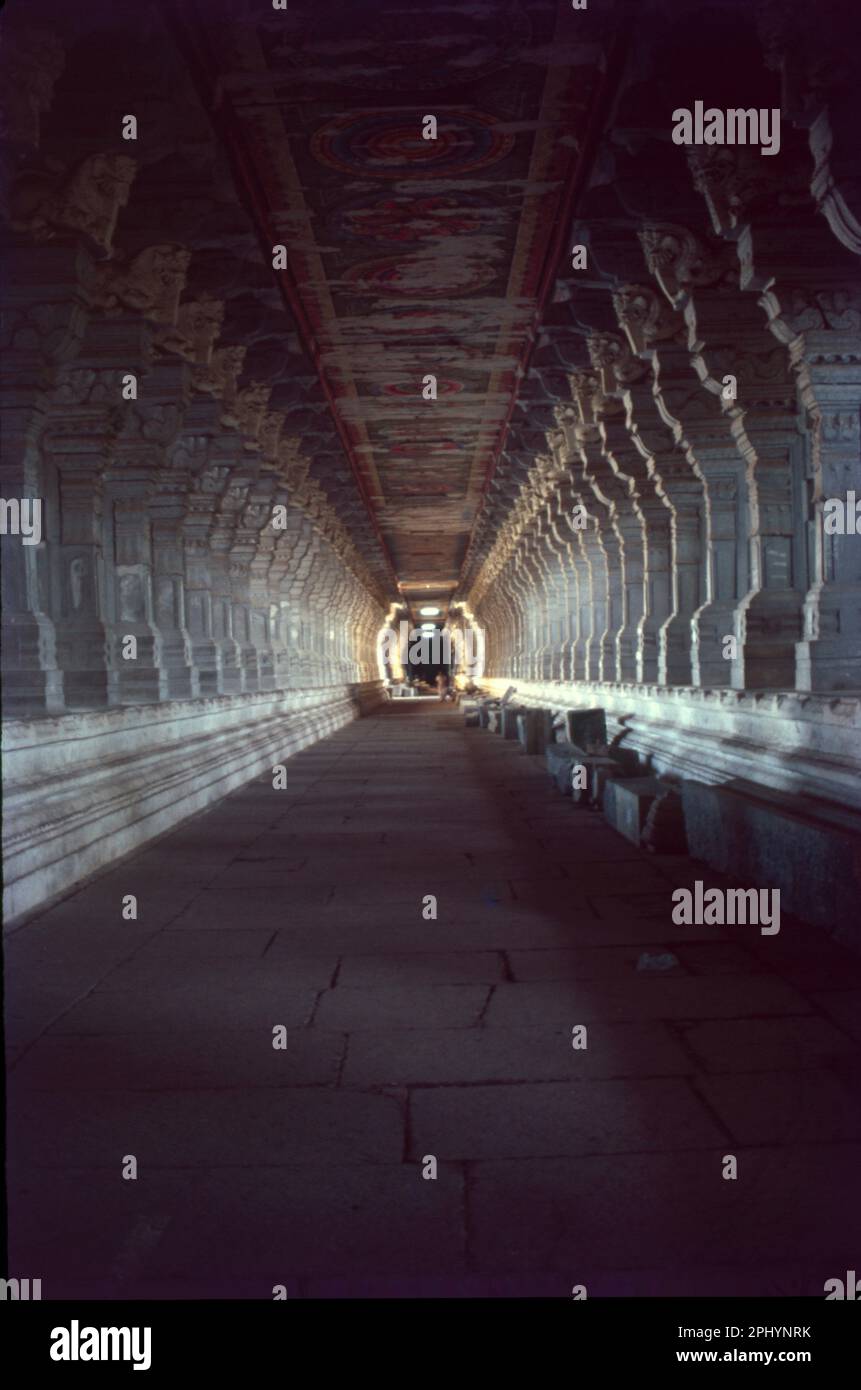 Ramanathaswamy Temple (Rāmanātasvāmi Kōyil) is a Hindu temple dedicated ...