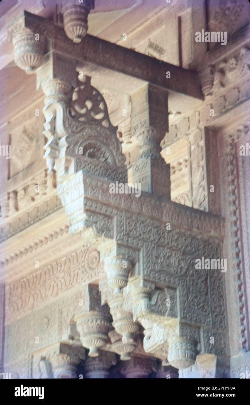 The architecture of Rani Mahal is the living proof of the great artwork ...