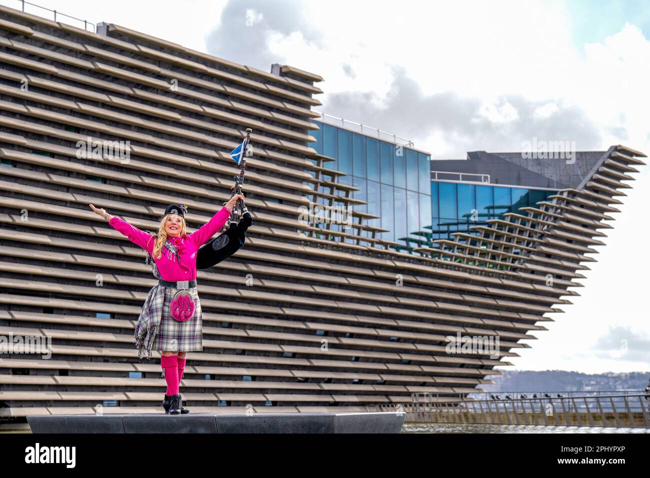 Piper Louise Marshall wears the new V&A Dundee tartan which was ...