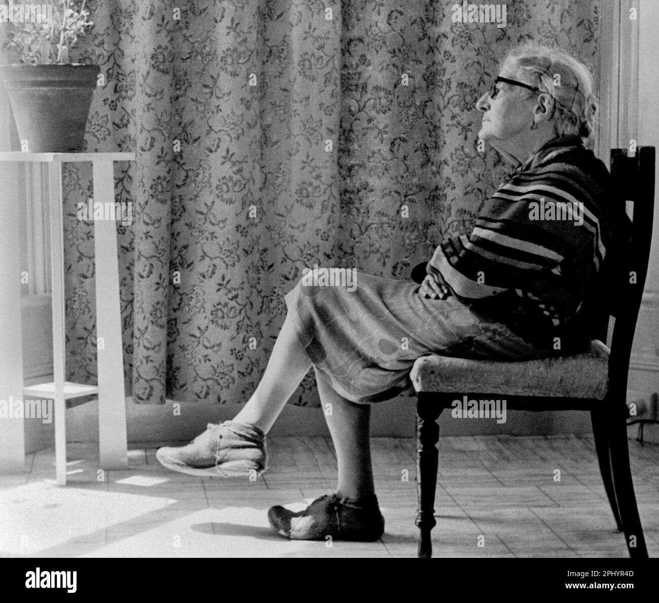 Person reflecting Black and White Stock Photos & Images - Alamy