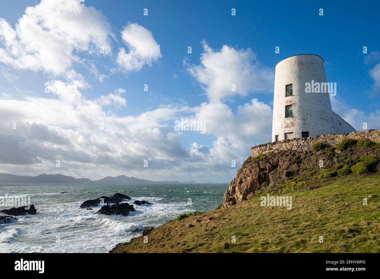 Twr Mawr lighthouse on Ynys Llanddwyn, ANglesey, North Wales Stock ...
