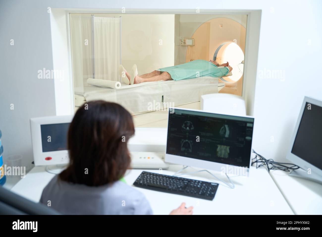 Skeleton in ct scanner hi-res stock photography and images - Alamy
