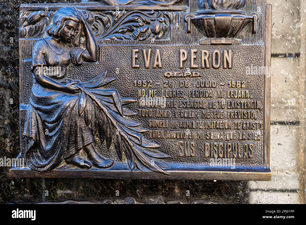 La Recoleta Cemetery, Cementerio de la Recoleta, a cemetery located in ...