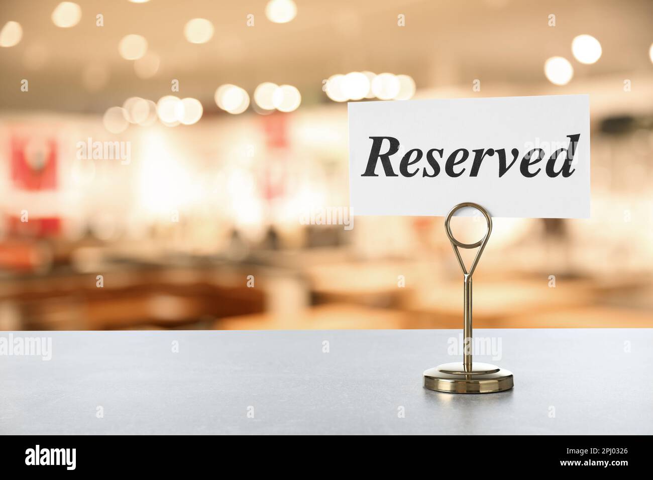 Reserved sign on pub table hi-res stock photography and images - Alamy