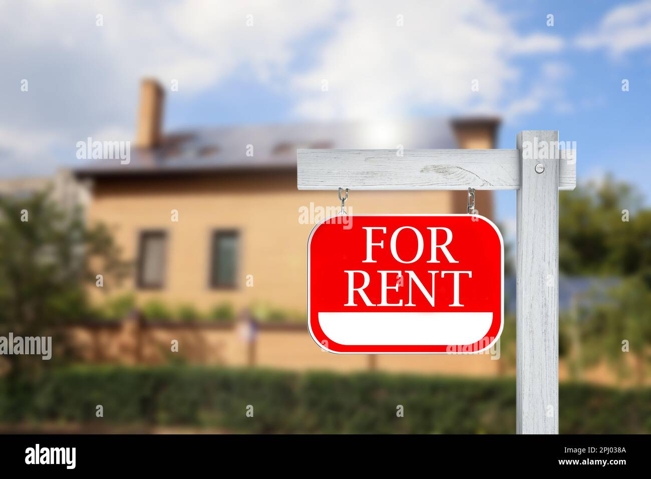 Sign with phrase FOR RENT and blurred view of beautiful house Stock ...