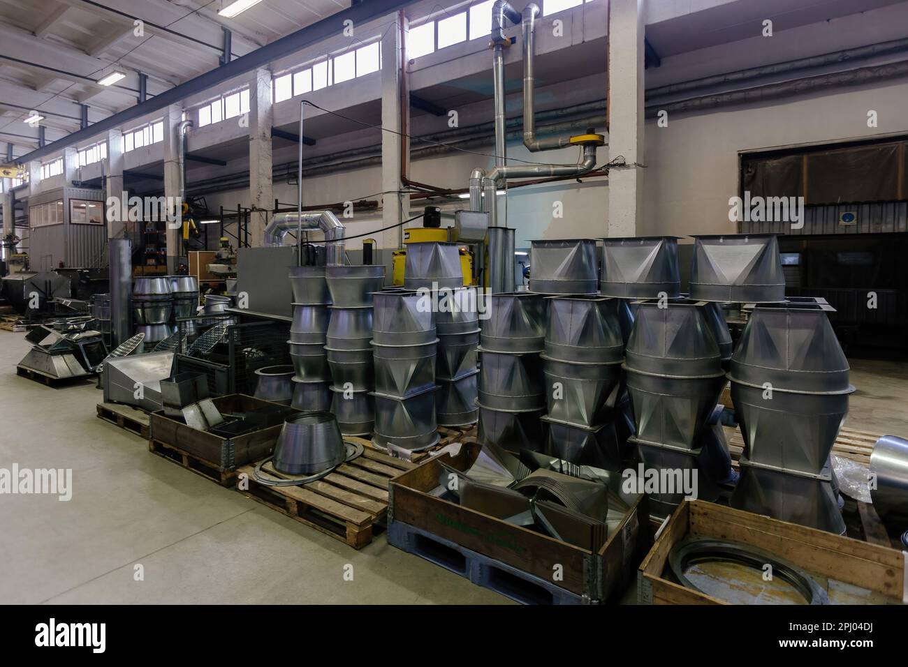 Galvanized ducting hi-res stock photography and images - Alamy